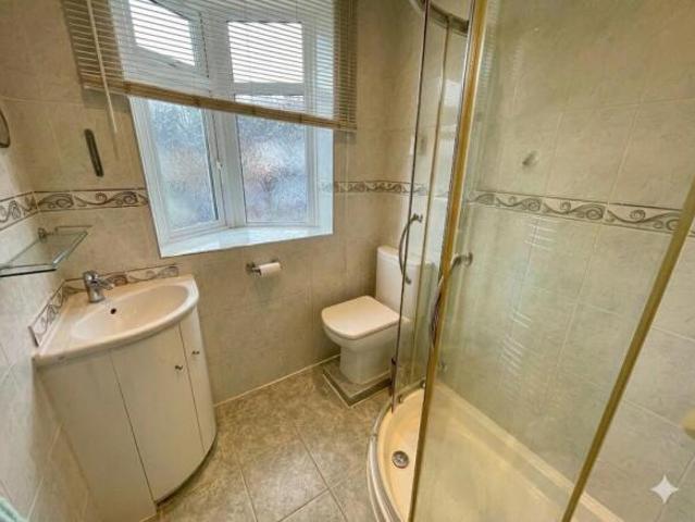 3 bedroom semi detached house for sale in Richmond Hill, Luton, Bedfordshire, LU2 7JG, LU2