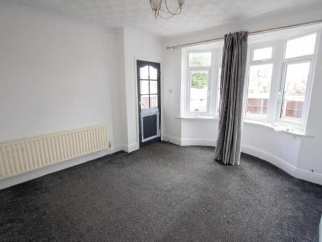 3 bedroom semi detached house for sale in Richmond Road, Scawsby, Doncaster, DN5