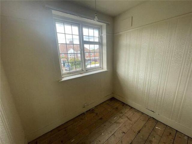3 bedroom semi detached house for sale in Risborough Road, Bedford, MK41
