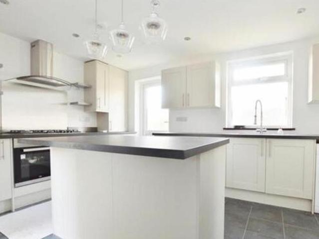 3 Bedroom Semi detached House For Sale In Romford, Essex