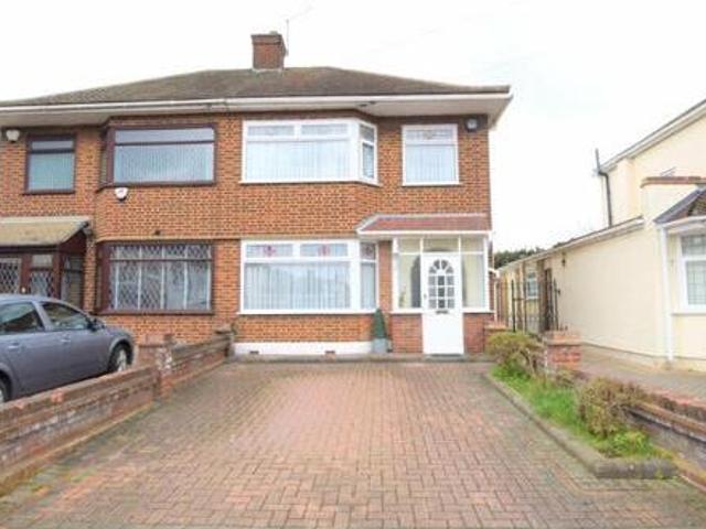 3 Bedroom Semi detached House For Sale In Romford, Essex