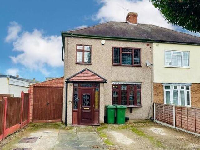 3 Bedroom Semi detached House For Sale In Romford, London