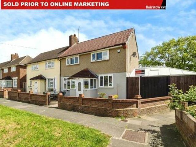 3 Bedroom Semi detached House For Sale In Romford