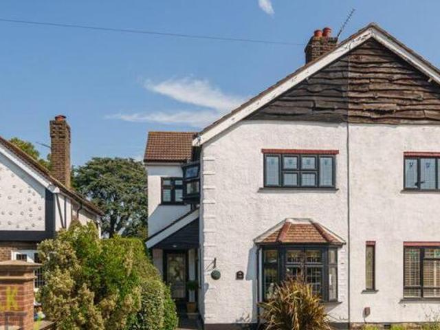 3 Bedroom Semi detached House For Sale In Romford