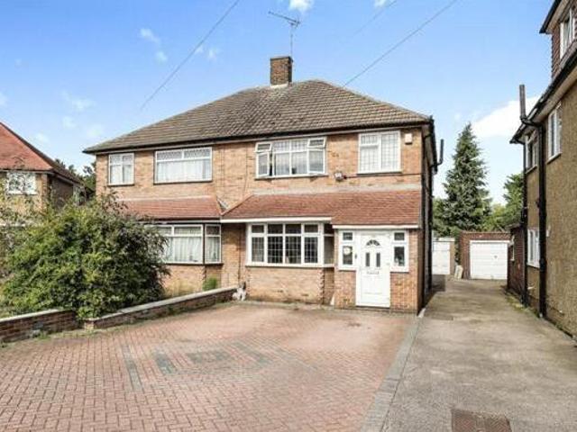 3 Bedroom Semi detached House For Sale In Romford