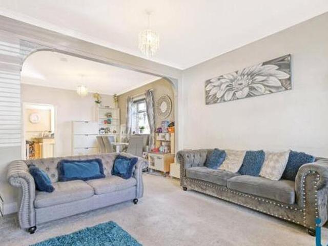 3 Bedroom Semi detached House For Sale In Romford