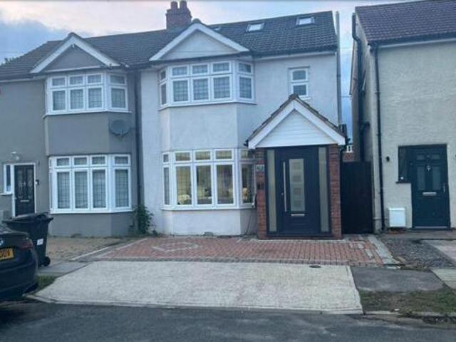 3 Bedroom Semi detached House For Sale In Romford