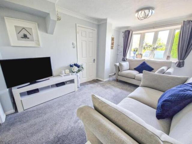 3 bedroom semi detached house for sale in Robin Hill, Bedford, MK41