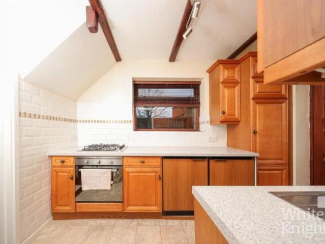 3 bedroom semi detached house for sale in Rochester Avenue, Woodley, Reading, Berkshire, RG5 4NB, RG5