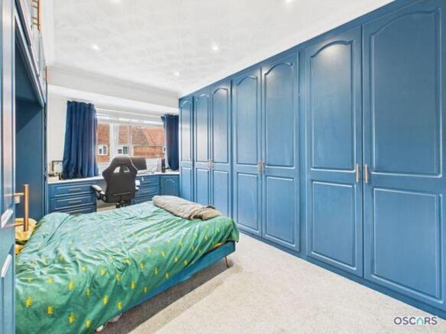 3 bedroom semi detached house for sale in Rokeby Park, West Hull, HU4
