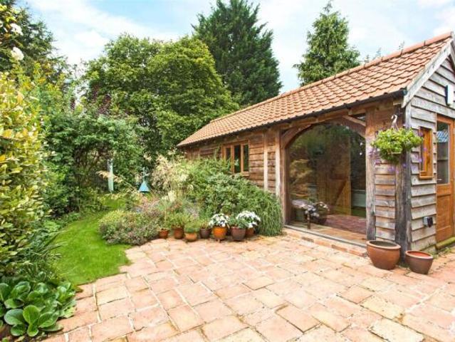 3 bedroom semi detached house for sale in Roseford Road, Cambridge, Cambridgeshire, CB4