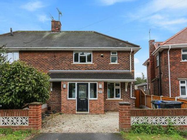 3 Bedroom Semi detached House For Sale In Rossington,doncaster