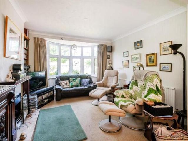 3 bedroom semi detached house for sale in Rosslyn Avenue, North Chingford, E4