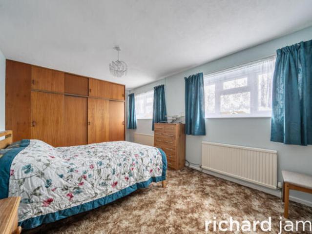 3 bedroom semi detached house for sale in Rowan Road, Rodbourne Cheney, Swindon, SN2