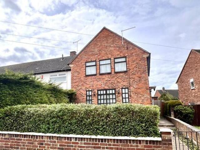 3 Bedroom Semi detached House For Sale In Rowlatts Hill, Leicester