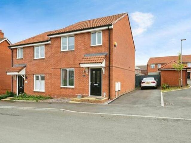 3 Bedroom Semi detached House For Sale In Rownahms, Southampton