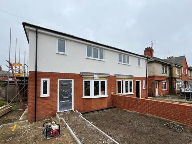 3 Bedroom Semi detached House For Sale In Rushden