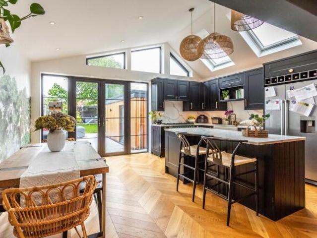 3 bedroom semi detached house for sale in Sanyhils Avenue, Brighton, BN1 8UN, BN1