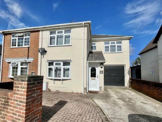 3 Bedroom Semi detached House For Sale In Sandhurst