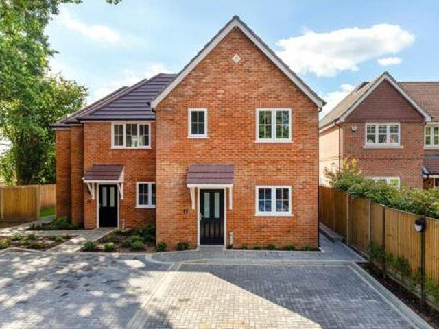 3 Bedroom Semi detached House For Sale In Sandhurst, Berkshire