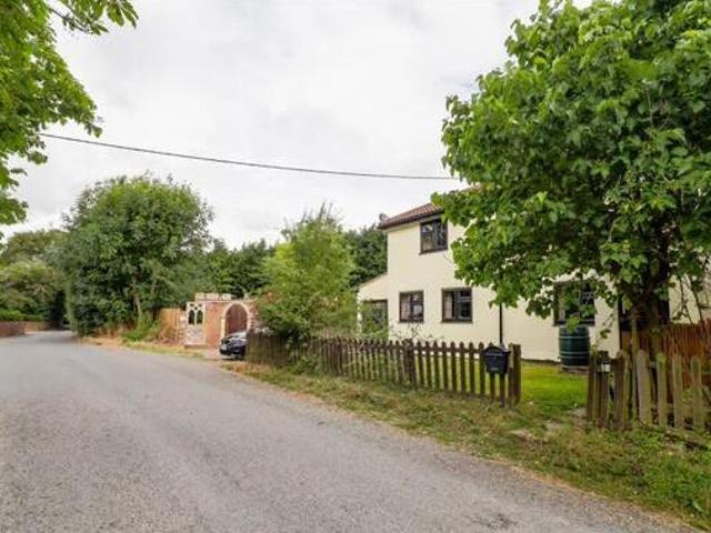 3 Bedroom Semi detached House For Sale In Sandon