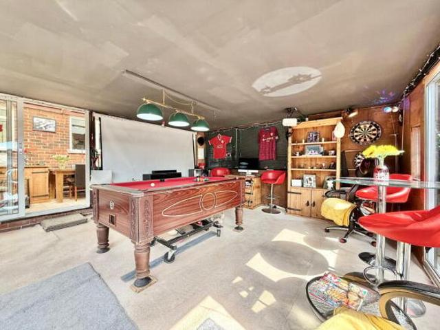 3 bedroom semi detached house for sale in Sandpiper Road, Ipswich, IP2