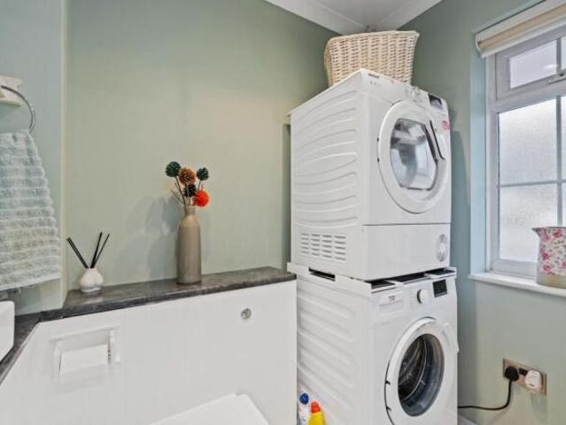 3 bedroom semi detached house for sale in Sandpiper Road, Southampton, SO16