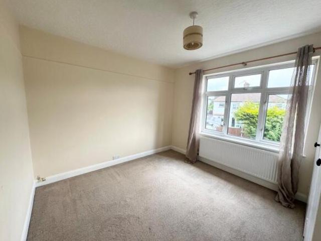3 bedroom semi detached house for sale in Saffron Platt, Guildford, GU2