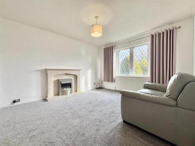 3 bedroom semi detached house for sale in Sapgate Lane, Thornton, Bradford, BD13