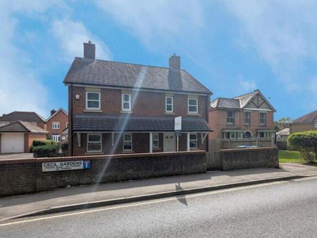 3 Bedroom Semi detached House For Sale In Sarisbury Green, Southampton