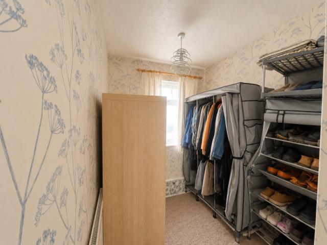 3 bedroom semi detached house for sale in Semi detached home in Vinters Park, parking to rear. ME14