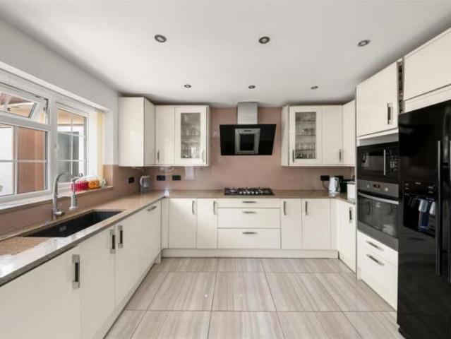 3 bedroom semi detached house for sale in Seaton Road, Hayes, UB3