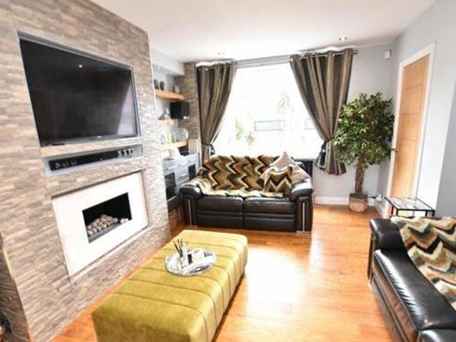 3 Bedroom Semi detached House For Sale In Seacroft