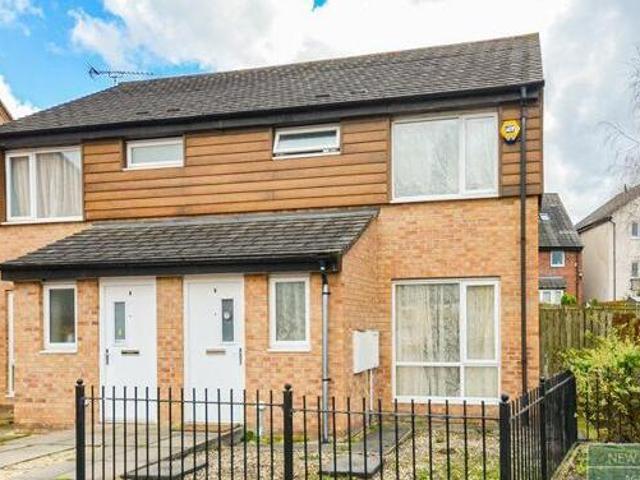 3 Bedroom Semi detached House For Sale In Seacroft, Leeds