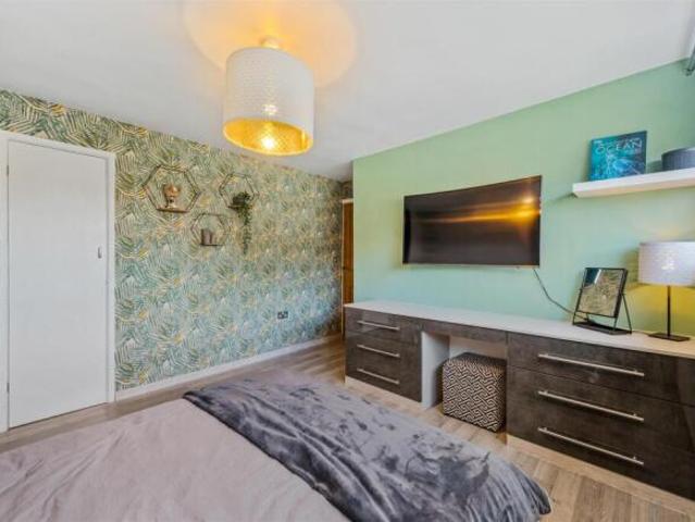 3 bedroom semi detached house for sale in Selkirk Grove, Bletchley, Milton Keynes, MK3