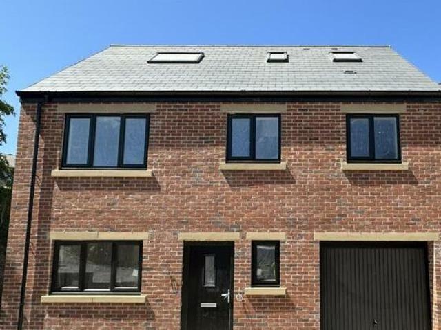 3 Bedroom Semi detached House For Sale In Skelmanthorpe, Huddersfield