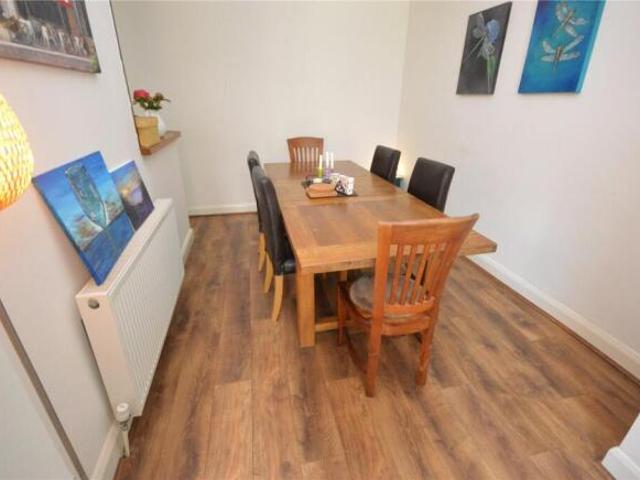 3 bedroom semi detached house for sale in Shakespeare Road, Luton, LU4