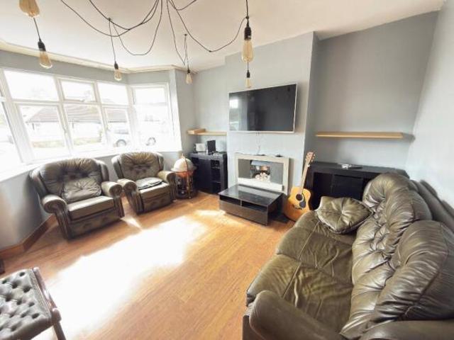 3 bedroom semi detached house for sale in Shakespeare Road, Poets Area, Luton, Bedfordshire, LU4 0HS, LU4