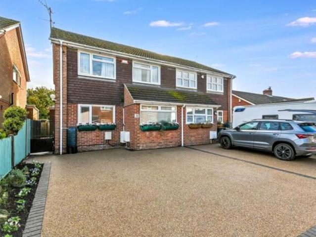 3 bedroom semi detached house for sale in Shalmsford Street, Chartham, CT4