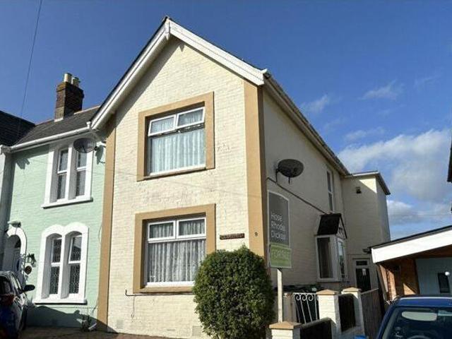 3 Bedroom Semi detached House For Sale In Shanklin