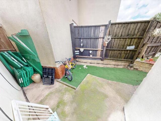 3 bedroom semi detached house for sale in Sharmon Crescent, Leicester, LE3