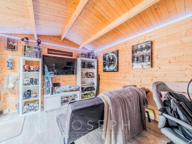 3 bedroom semi detached house for sale in Sheldrake Drive, Ipswich, IP2