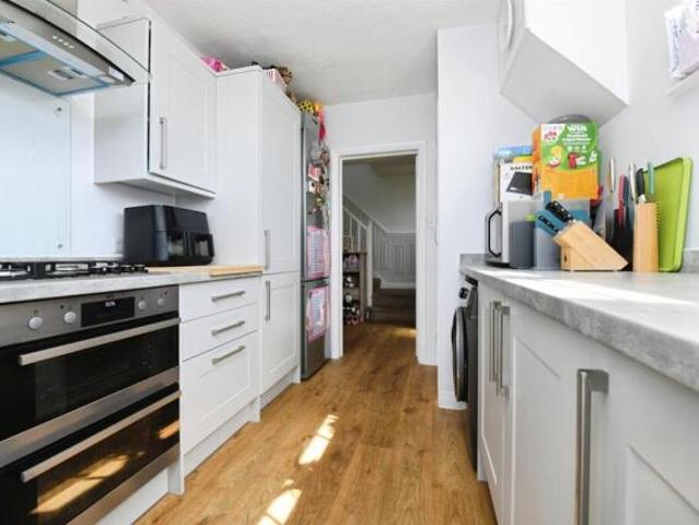 3 bedroom semi detached house for sale in Shelley Road, Chelmsford, CM2