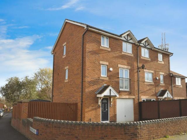3 bedroom semi detached house for sale in Shirland Lane, Sheffield, S9