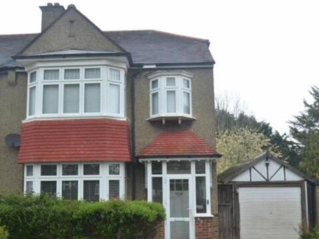 3 Bedroom Semi detached House For Sale In Shirley, Croydon
