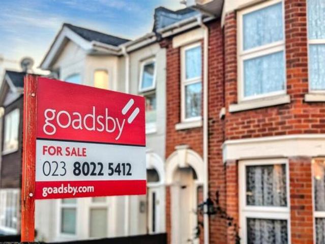 3 bedroom semi detached house for sale in Shirley, SO15