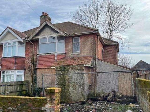 3 Bedroom Semi detached House For Sale In Shirley