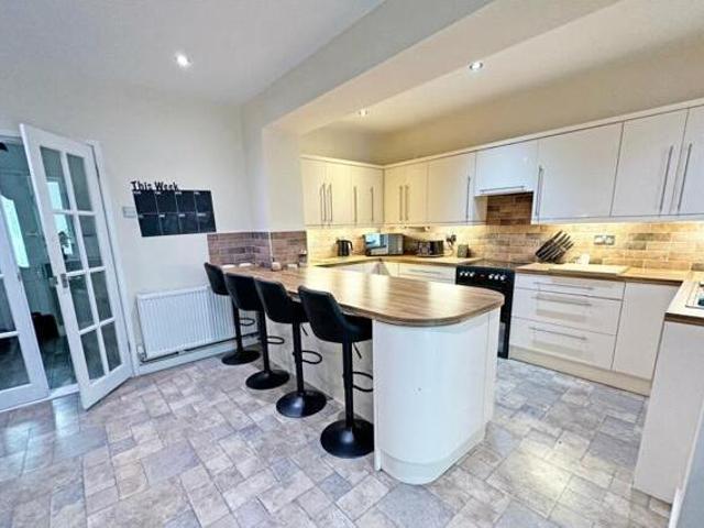 3 Bedroom Semi detached House For Sale In Shirley