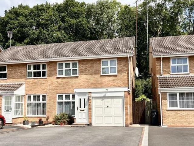 3 Bedroom Semi detached House For Sale In Shirley