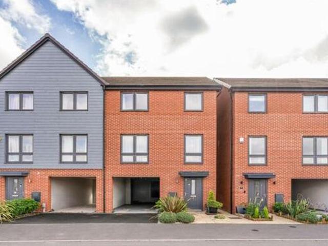 3 Bedroom Semi detached House For Sale In Shirley